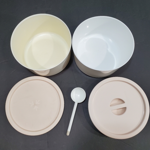 Tupperware | Kitchen | Vintage 5pc Set Tupperware Canisters Lids Round ...